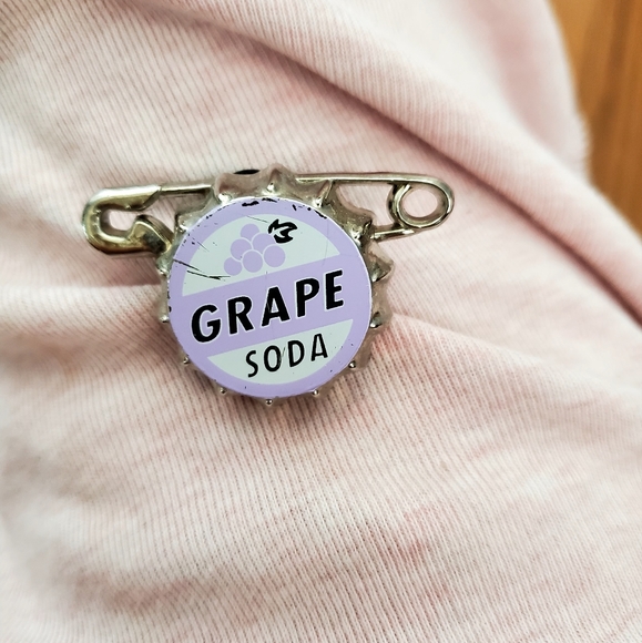 Disney | Jewelry | Authentic Disney Pixar Up Elli Grape Soda Cap Pin ...